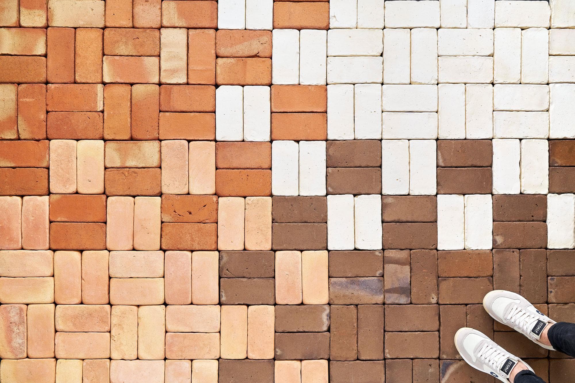 Pavimento de barro esmaltado para WOHA - todobarro